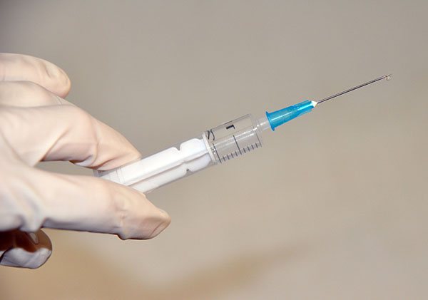How to give an injection in the buttock in 3 steps: detailed ...